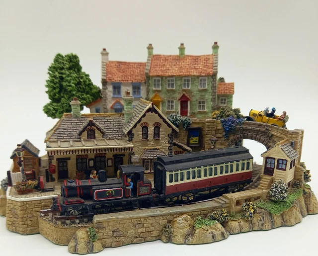 N SCALE GAUGE Model Railway Steam Locomotive Train Diorama Village ...