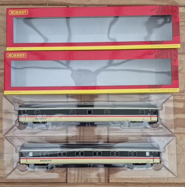 HORNBY OO GAUGE BR Intercity Swallow Mk3 Sleeper Coaches x 2 - R40039A ...