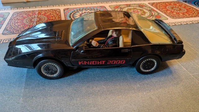 VINTAGE KNIGHT RIDER Knight 2000 Kitt Car W/ Michael Knight Kenner 1983 ...