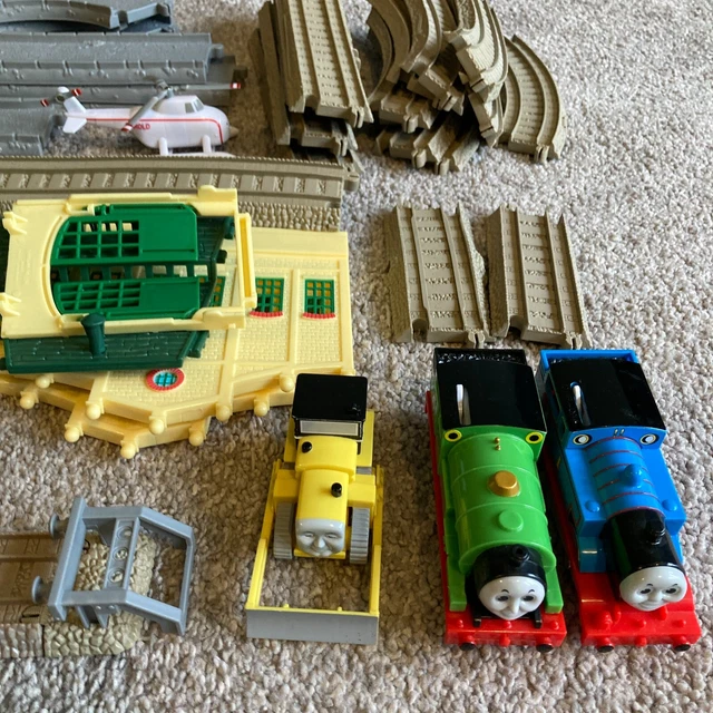 THOMAS THE TANK Engine & Friends Trackmaster Sodor Road & Rail Set - 2 ...