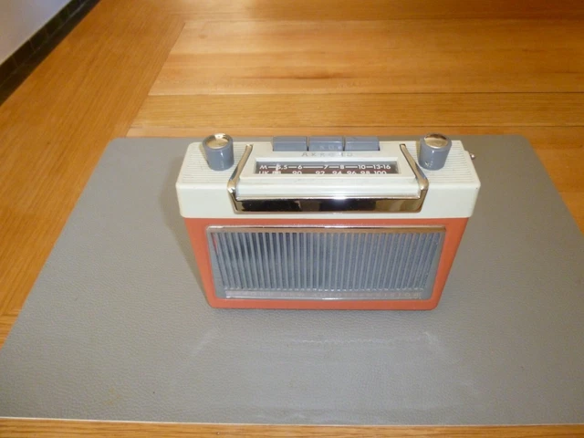 AUTORADIO/ KOFFERRADIO "Akkord " Transistor 50 /60 ziger EUR 30,00 ...