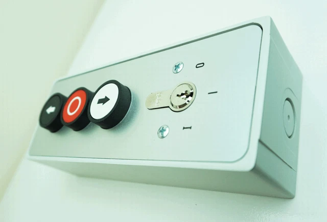 PUSH BUTTON STATION up/down + stop button, Locking, hoist, roller ...