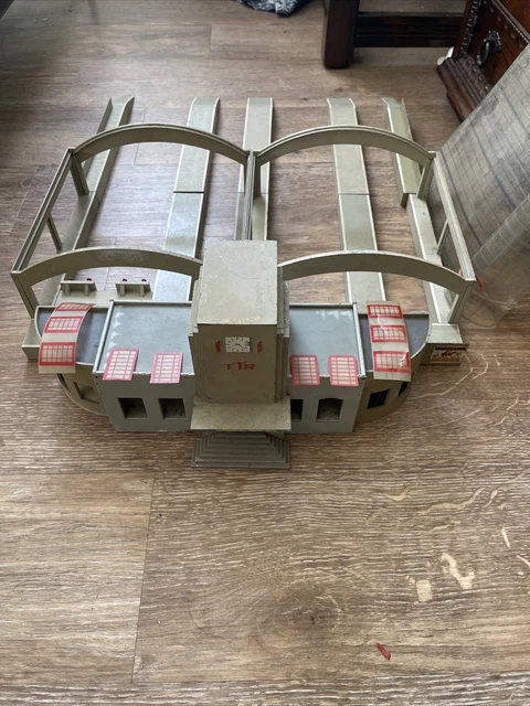 TRIX TTR MANY Ways OO Gauge Clock Tower Quadrant Station Set £80.00 ...