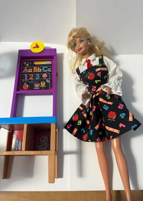 VINTAGE BARBIE TEACHER Doll w/ Classroom Chalkboard Easel – School ...
