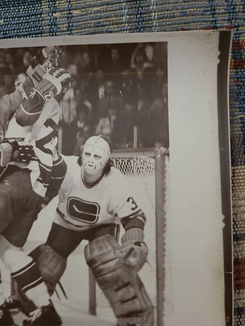KEN LOCKETT NHL Hockey Goalie Photo 1975 Vancouver Canucks Millionaires ...