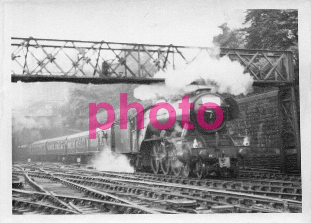 BRITISH RAILWAYS LNER A2 4-6-2 STEAM LOCOMOTIVE 60532 BLUE PETER 196x ...