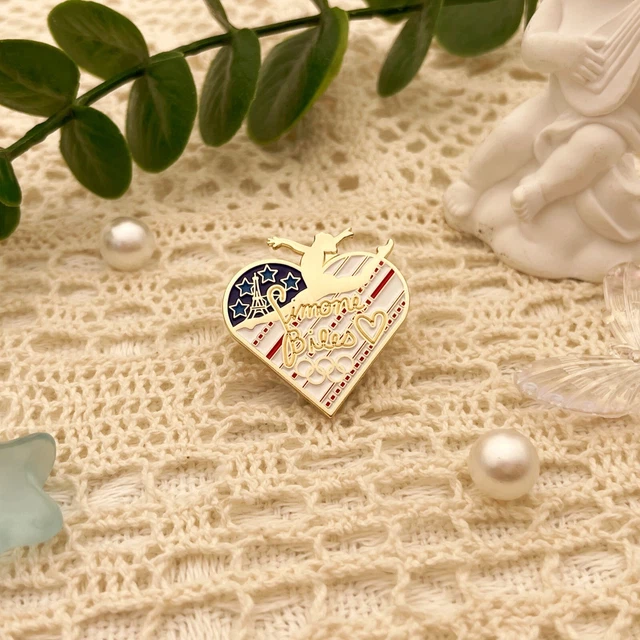 JO PARIS 2024 Simone Biles Official Pin Olympic Gymnastics EUR 83,00 ...