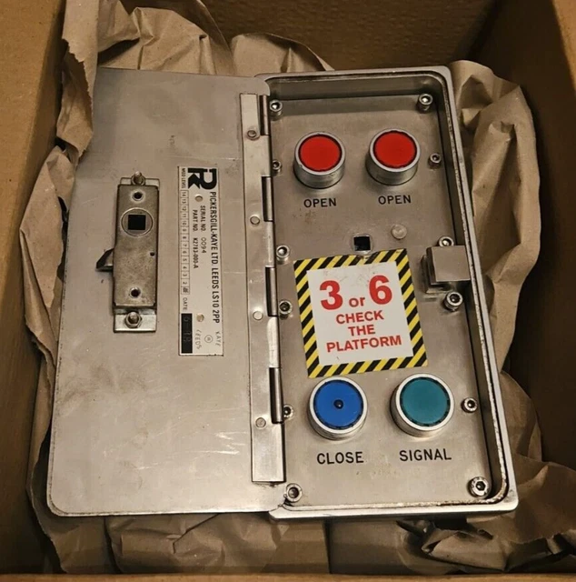GUARD'S DOOR CONTROL panel from a Merseyrail Class 507, unit 507018 £94 ...
