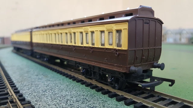 TRI-ANG OO GAUGE R332 & R333 GWR Clerestory Composite & Brake 3rd ...
