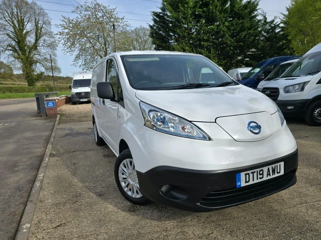 2019 NISSAN E-NV200 80kW Acenta Van Auto 40kWh PANEL VAN Electric ...