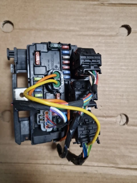 BSM MODULE DE Commande Boîte à Fusibles Citroen C3 Picasso DS3 Peugeot ...