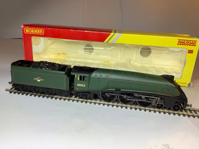 HORNBY R2784X BR 4-6-2 A4 Class Loco 60022 Mallard DCC Fitted £69.99 ...