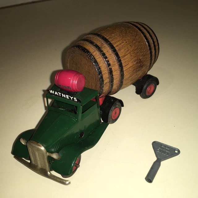 TRIANG MINIC CLOCKWORK Tinplate Lorry Watney Red Label Ale £20.00 ...