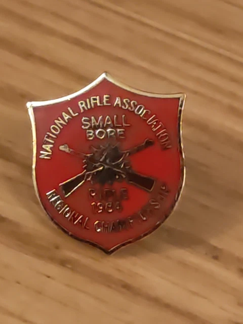 RARE 1963-4 NATIONAL Small Bore Rifle Association Enamel Cap Badge ...