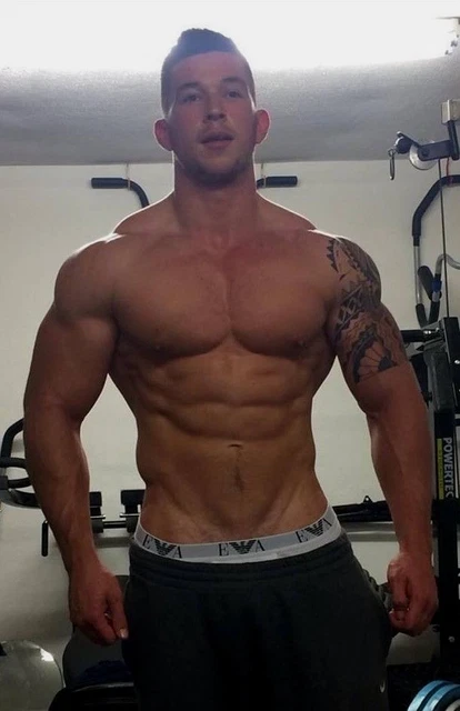 PHOTO 4X6 F401 mâle sans chemise gâteau au bodybuilder musclé ...