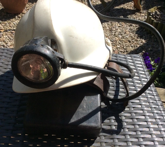 VINTAGE MINERS CAP lamp oldham type T Battery With white helmet NCB £28 ...