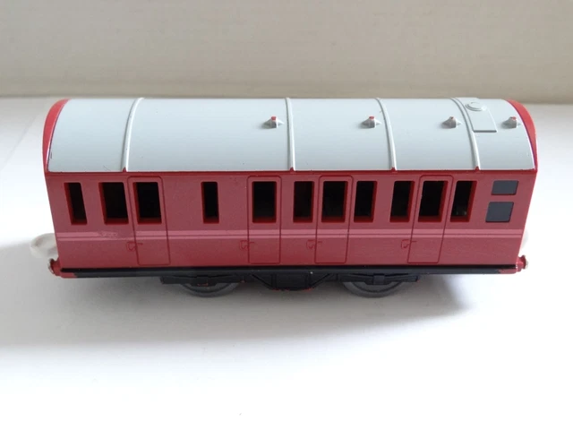 SPENCER'S RED EXPRESS Coach Thomas The Tank Engine Tomy Trackmaster ...