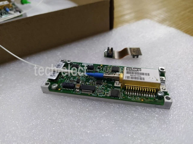 OCLARO C BANDE TL5000BCJ laser accordable intégrable ITLA 96CH 7-13dBm ... OCLARO C BANDE TL5000BCJ laser accordable intégrable ITLA 96CH 7-13dBm ...