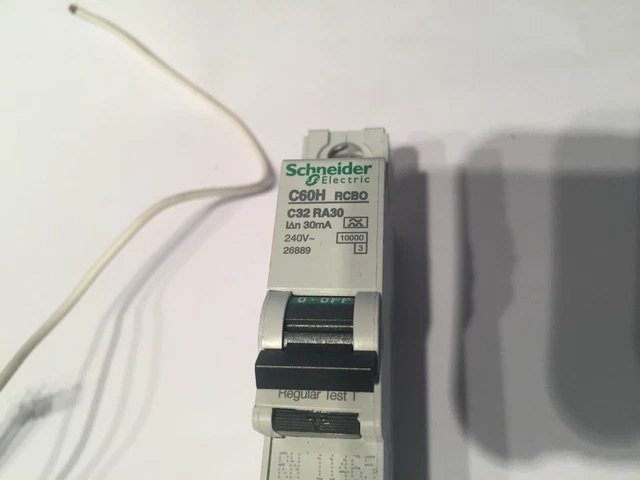 SCHNEIDER C60H C32 TYPE C 32A RCBO 30mA C60HC32RA30 26889 £19.50 ...