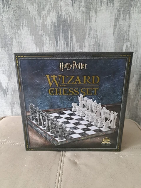 HARRY POTTER WIZARD Chess Set The Noble Collection Warner Bros £19.99 ...
