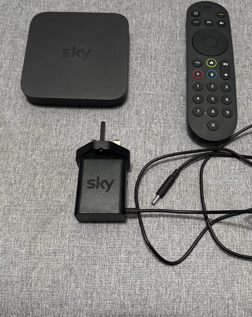 SKY STREAM PUCK TV Streaming Box IP061-EF-ANT Remote Power And HDMI ...