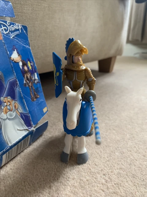 DISNEY ADVENTURES - Sword in the Stone Merlin Castle play set - Famosa ...