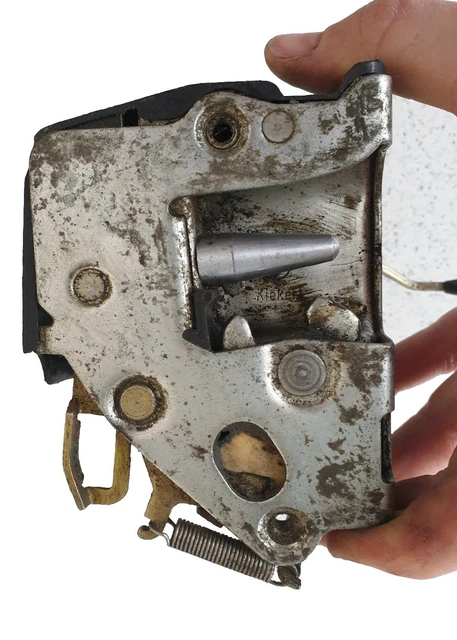 MERCEDES W124 W126 Front Door Check / Door Strap - A1267200516 £29.95 ...