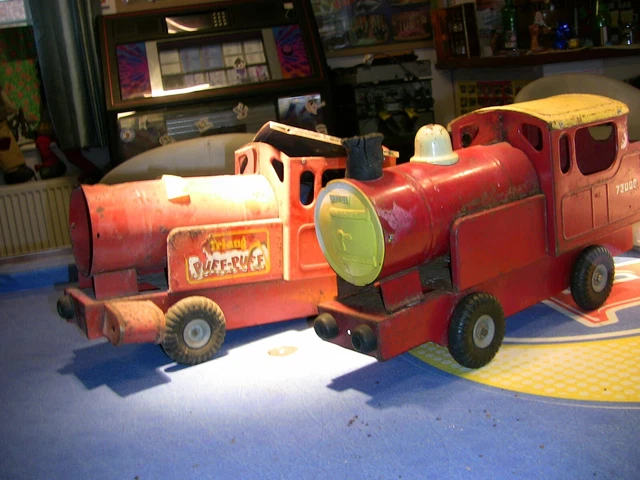 VINTAGE TRI-ANG PUFF Puff Metal Pull Along Train. 1950’s £30.00 ...