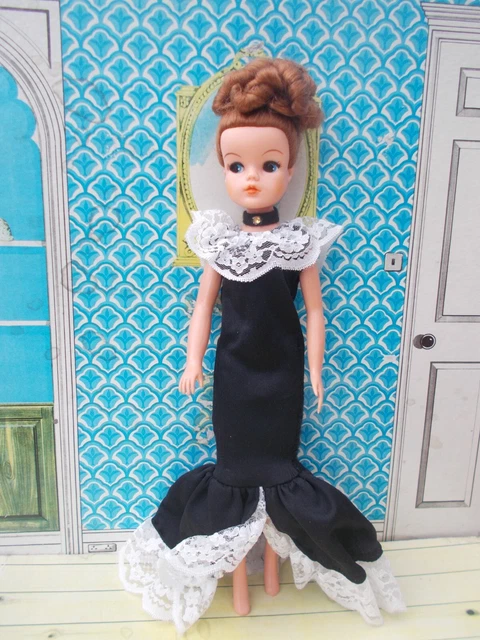 GORGEOUS 1980S MASQUERADE Sindy doll with nice auburn hair in ...