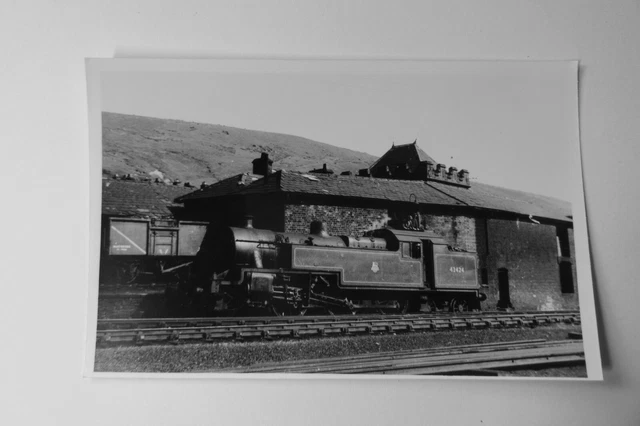 RWY1759 - 1951 Locomotive 42424 TEBAY Railway Yard Shed - Real Photo £4 ...