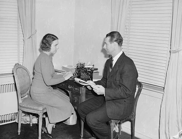 LOU GEHRIG SITTING With Wife At Typewriter 1939 Old Baseball Photo $9. ...