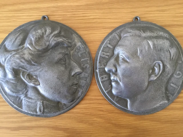 A PAIR OF WW1 French Memorial Death Masks £39.99 - PicClick UK