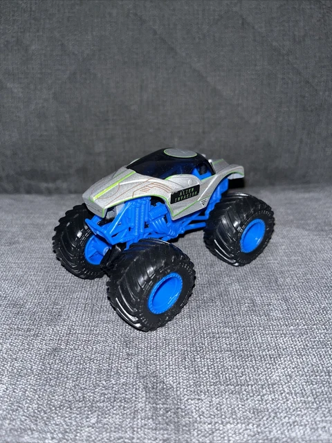 HOT WHEELS MONSTER Jam Truck Alien Invasion 1:64 Scale Blue Silver ...