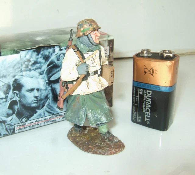 KING & COUNTRY BBG032 Battle of Bulge, Panzer Grenadier & US Ration Box ...