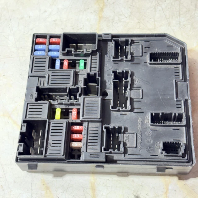 NISSAN QASHQAI FUSE Box 284B75Na2A / 13948982 2019 £38.07 - PicClick UK