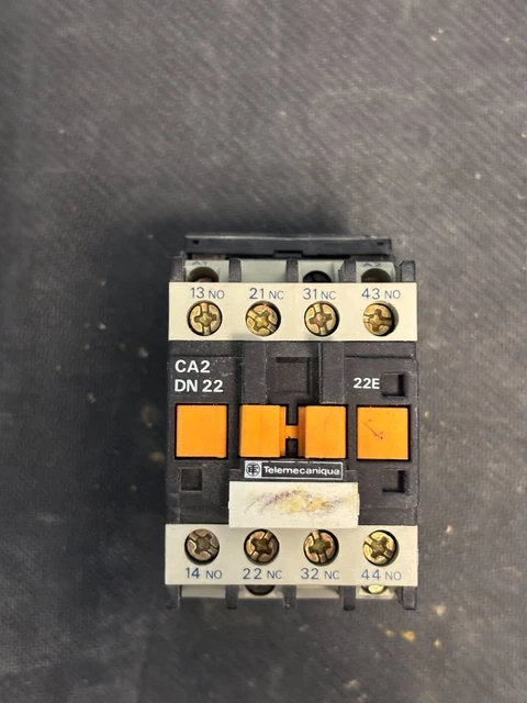 TELEMECANIQUE CA2 DN22 Contactor 120V 60Hz Coil With La4 Da Iu 110 ...