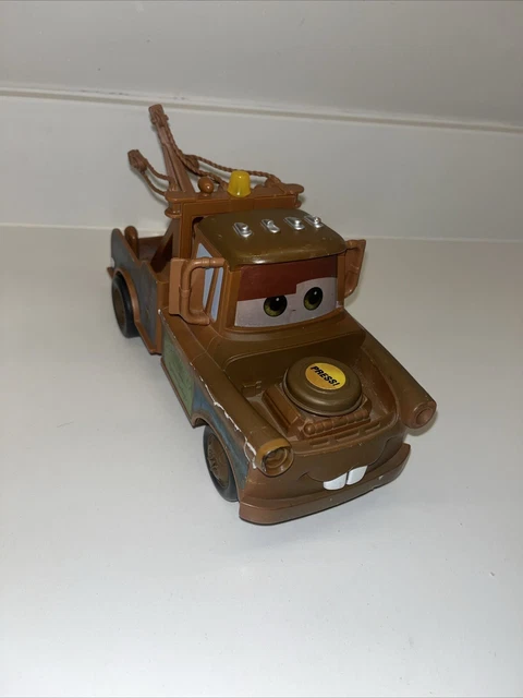 DISNEY PIXAR CARS 2 Pull Back Rev/Racers Racer Mater Toy Tow Truck ...