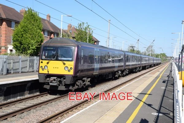 PHOTO CLASS 360/0 Desiro Emu No 360 112 At Mill Hill Broadway Of East ...