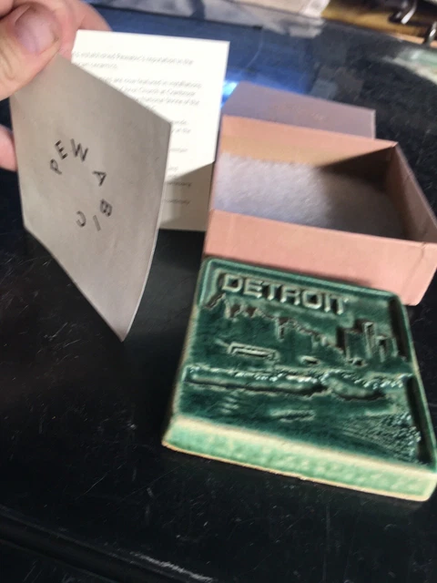 DETROIT SKYLINE TILE PEWABIC tuile Detroit Skyline Ceramique USA ...