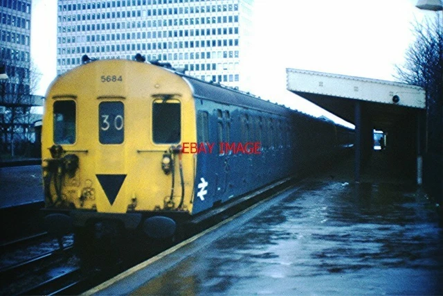 PHOTO SR 2-Epb Class 416 2-Car Emu No 5684 At New Malden On A Waterloo ...