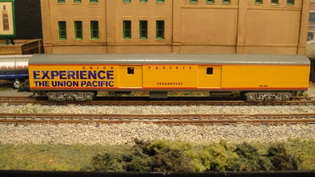 N SCALE UNION Pacific Kato Experience Excursion Passenger car ...