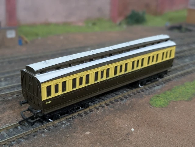 TRIANG/HORNBY R332 OO Gauge GWR Clerestory Composite Coach 5017 £17.00 ...