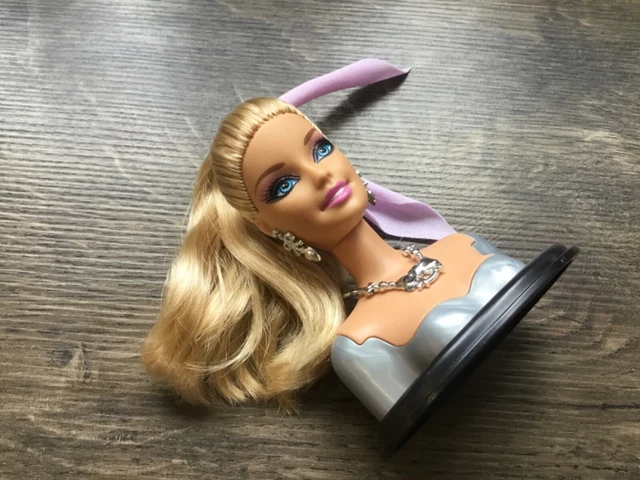RARE BEAUTIFUL BARBIE Fashionistas head, stand & Jewellery set. £29.99 ...
