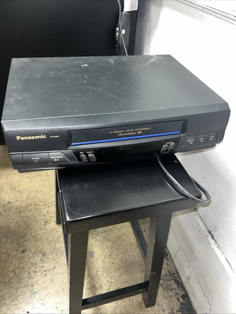 PANASONIC PV-945H VCR VHS Player Black 4 head HiFi Omnivision Blue Line ...