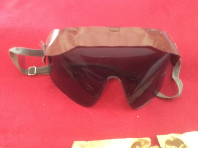 BRITISH ARMY WW2 1942 Dated Anti Gas "Eyeshields Rommel Goggles”& Case ...