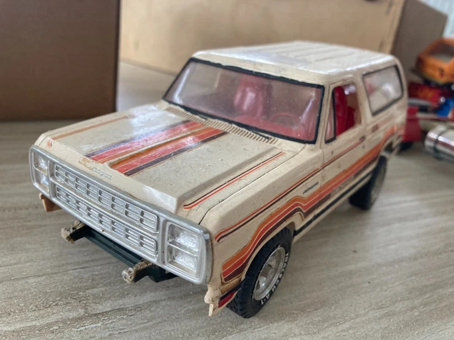 VINTAGE MONOGRAM DODGE Ramcharger 4X4 Built Assembled Plastic Model Kit ...