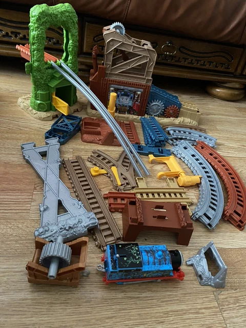 THOMAS AND FRIENDS Trackmaster Scrapyard Escape Set £20.00 - PicClick UK
