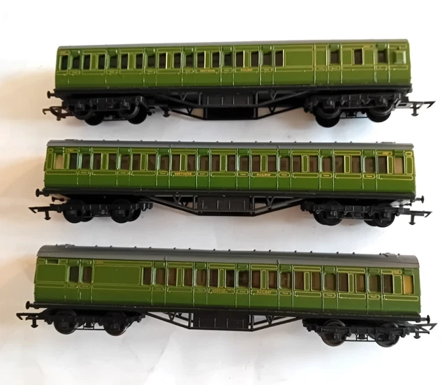 GRAFAR : OO GAUGE : 3 x SR COACHES : 3RD BRAKE 2763,1ST BRAKE 2697,1ST ...