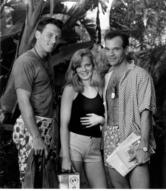 MARG HELGENBERGER ROBERT Picardo China Beach 1988 Tv Old Photo EUR 6,51 ...