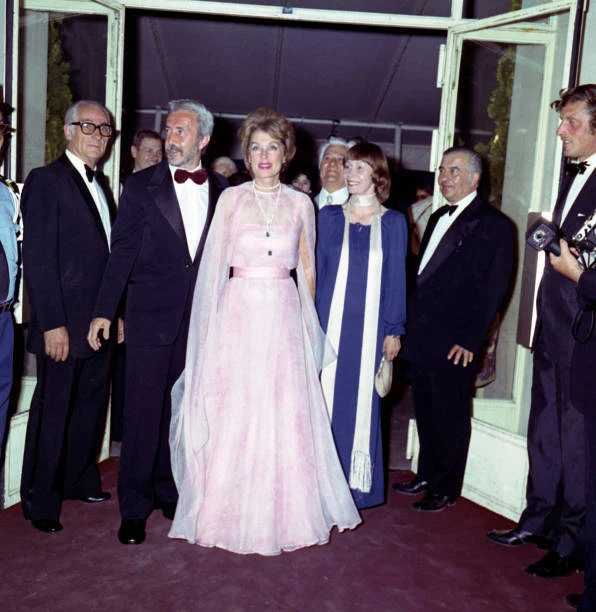 ACTRESS LILLI PALMER and her husband Carlos Thompson at the Cannes- Old ...